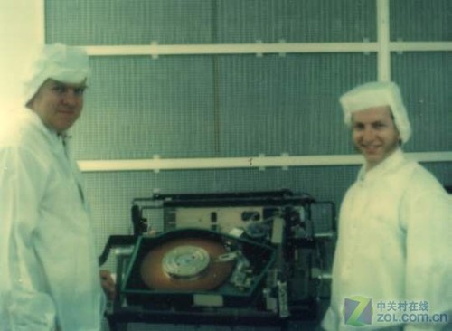 IBM 3340：现代硬盘的祖先_企业存储新闻产业-中关村在线