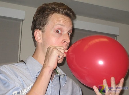 经典瞬间 你绝对拍不出的气球爆炸画面_业界-中关村在线